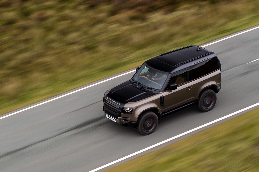 Land Rover Defender (2025) engines & performance