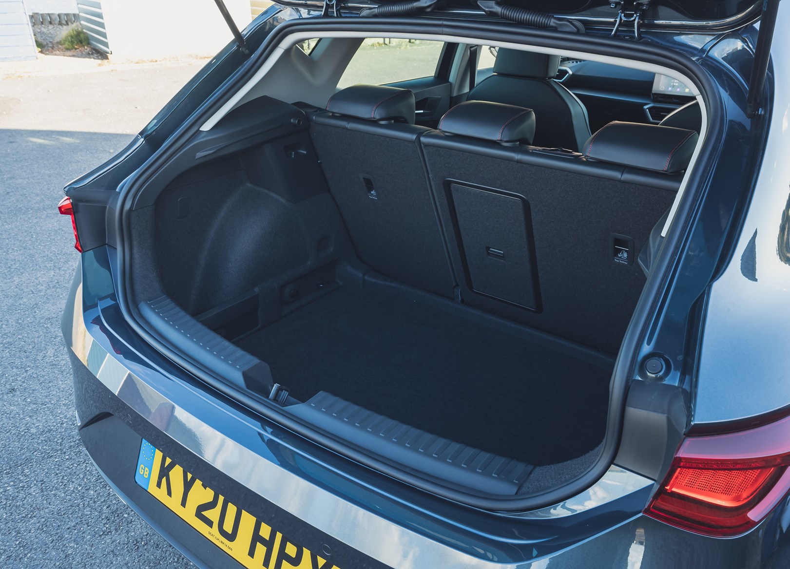 SEAT Leon (2025) boot space & practicality