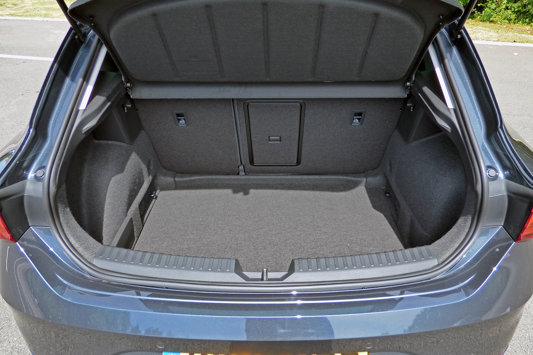 SEAT Leon (2025) boot space & practicality