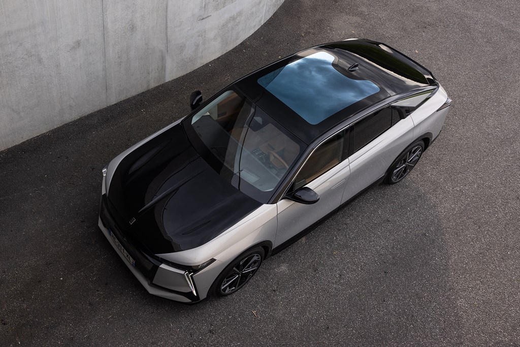 DS No.8 Review: France's new flagship faces familiar struggles