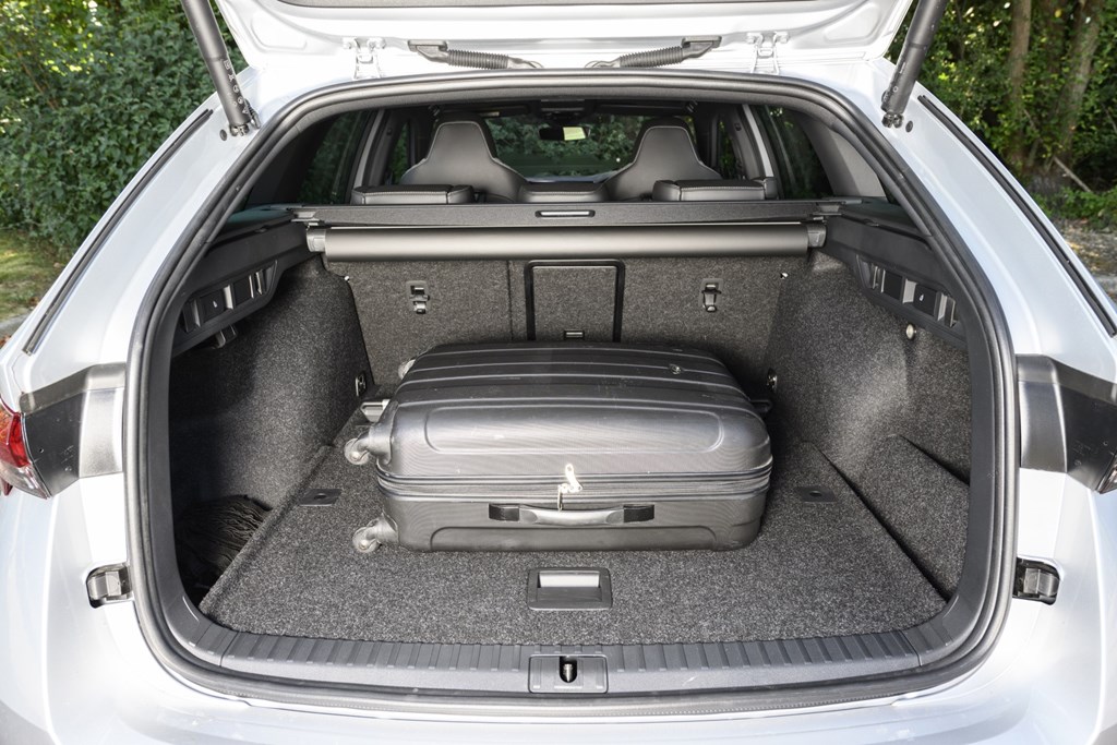 Skoda Octavia Estate (2025) boot space & practicality