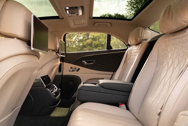 Bentley Flying Spur (2025) interior