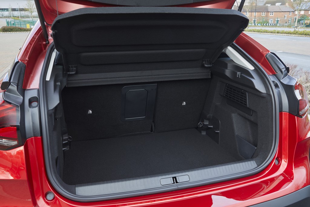 Citroën C4 (2025) boot space & practicality