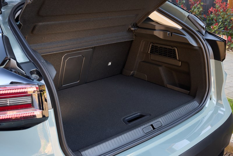 Citroën e-C4 (2026) boot space & practicality
