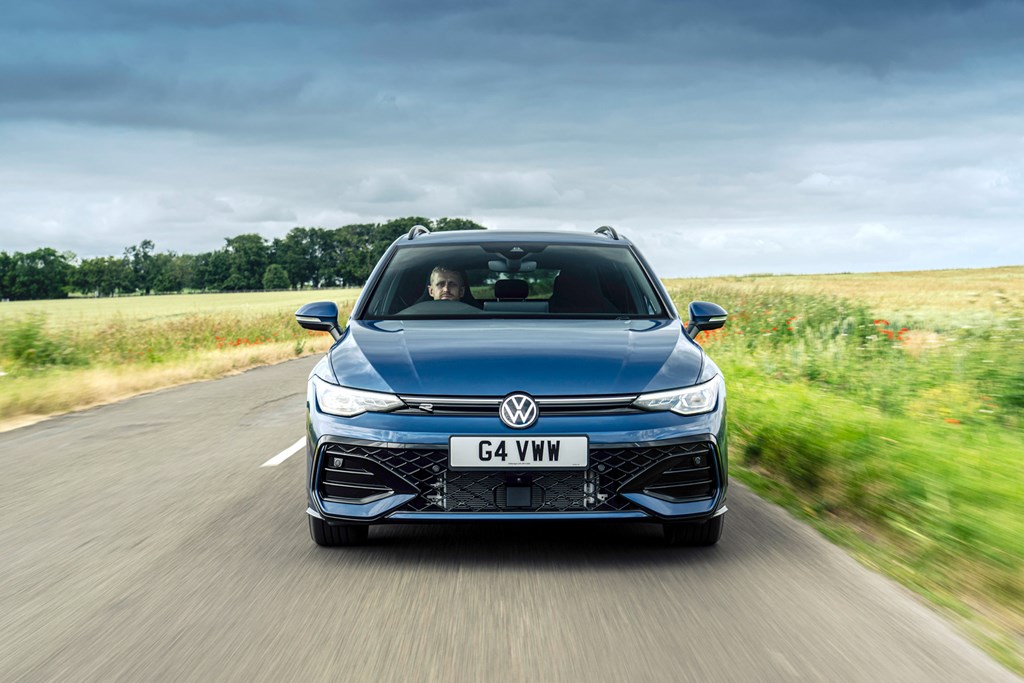 Volkswagen Golf Estate Review (2025)