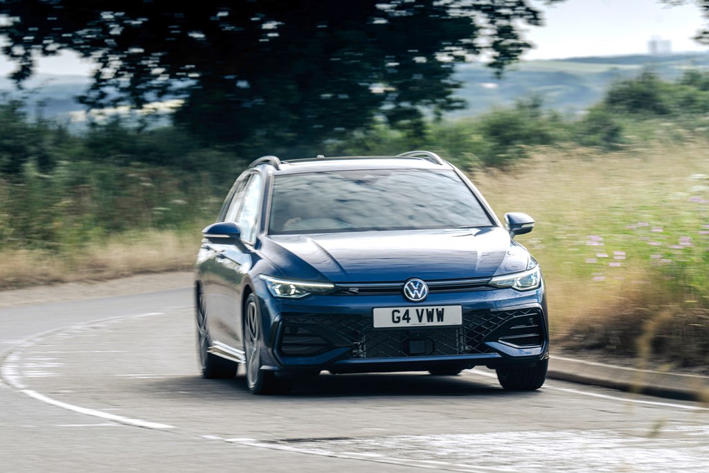 Volkswagen Golf Estate Review (2025)