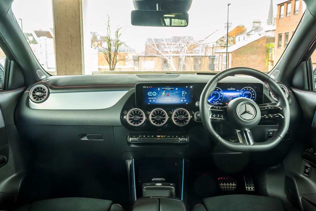 Mercedes-Benz EQA (2025) interior