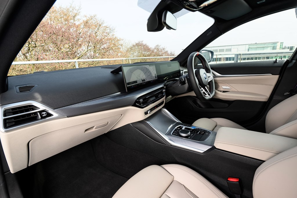 BMW i4 (2025) interior