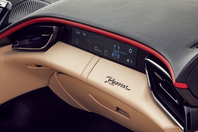 Ferrari Roma (2024) interior