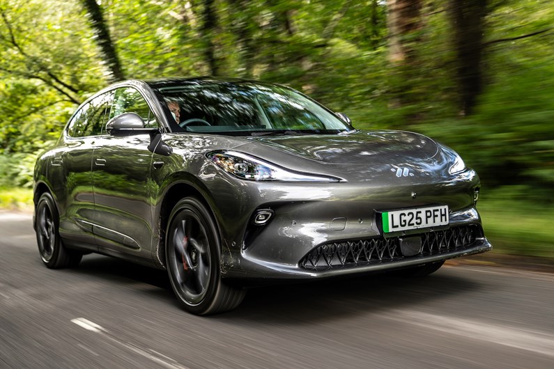 MG IM6 SUV Long Range (2025 - 2026) specs & dimensions | Parkers