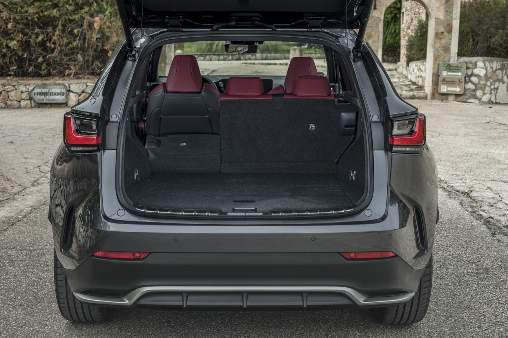 Lexus NX (2025) boot space & practicality
