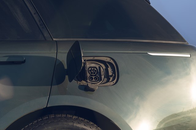 Range Rover (2025) boot space & practicality