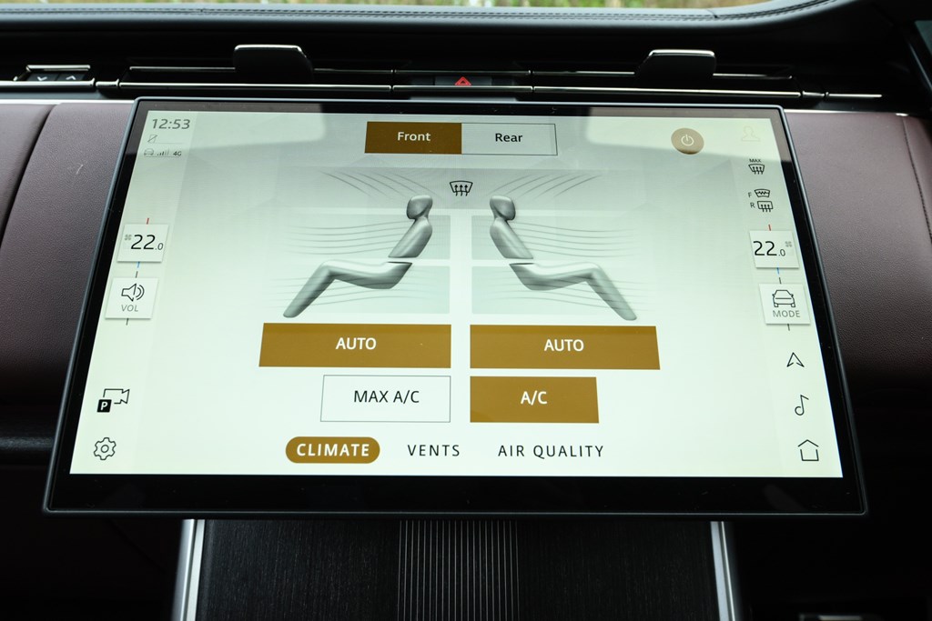 Range Rover (2026) interior