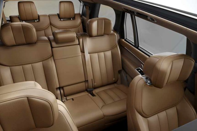 Range Rover (2025) interior