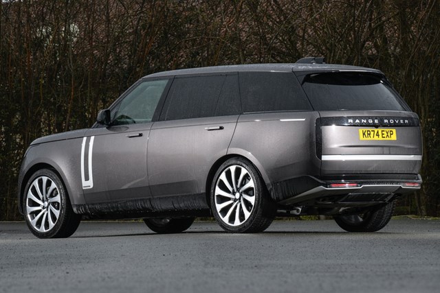 Range Rover (2025) boot space & practicality