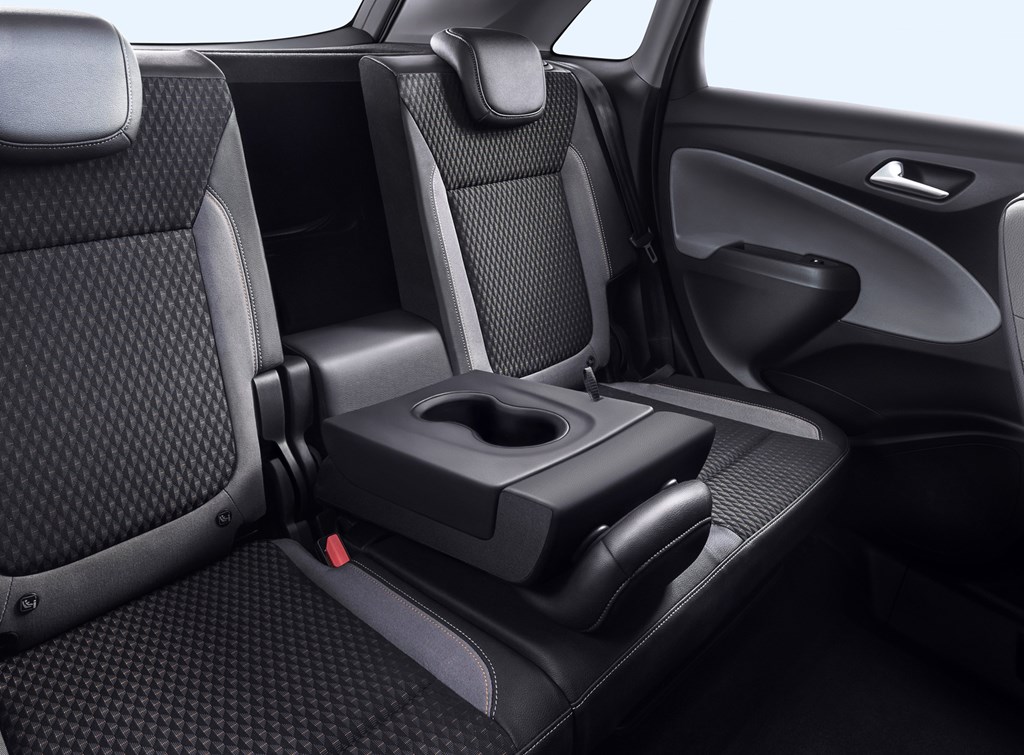 Used Vauxhall Crossland X SUV (2017 - 2020) boot space & practicality