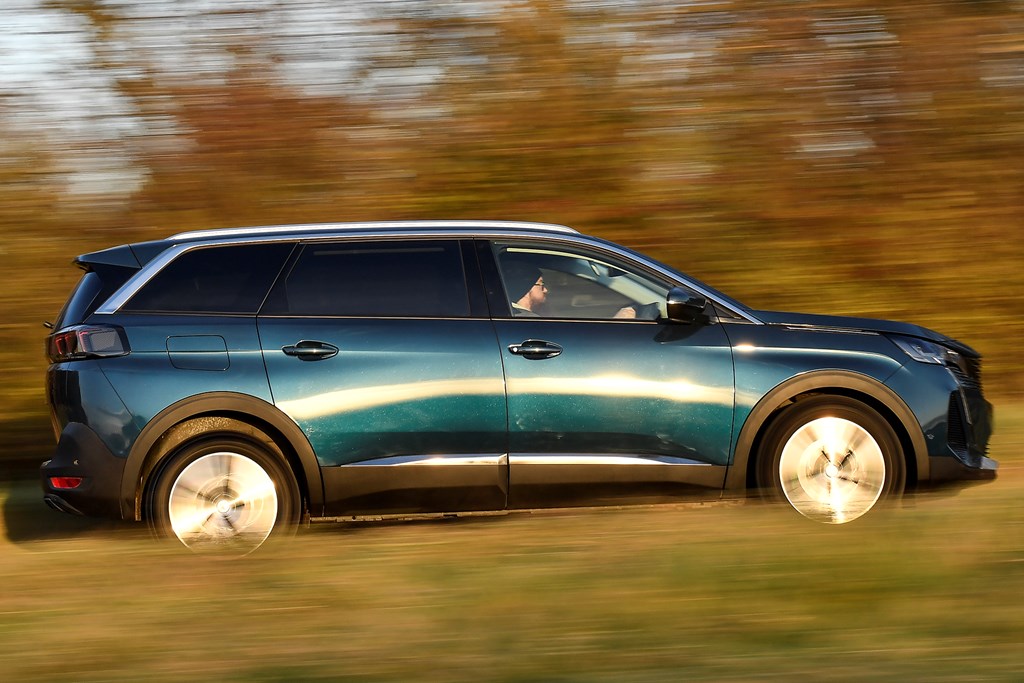 Used Peugeot 5008 SUV (2017 - 2024) interior