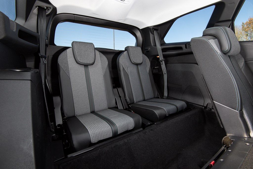 Used Peugeot 5008 SUV (2017 - 2024) interior