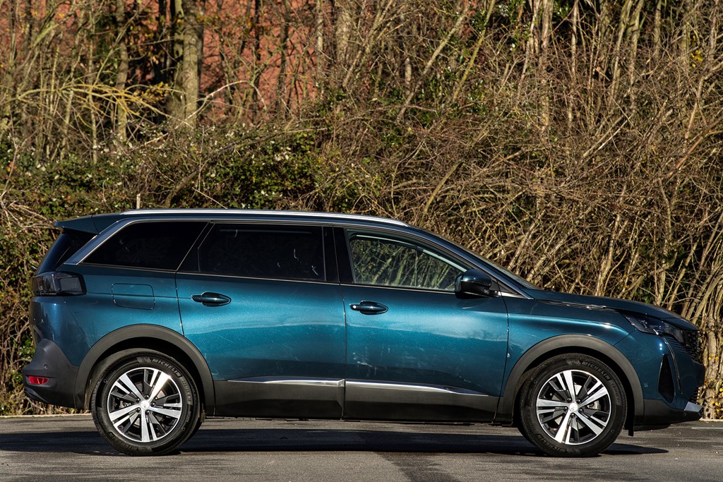 Peugeot 5008 review: the head-turning and refined family SUV rated ...