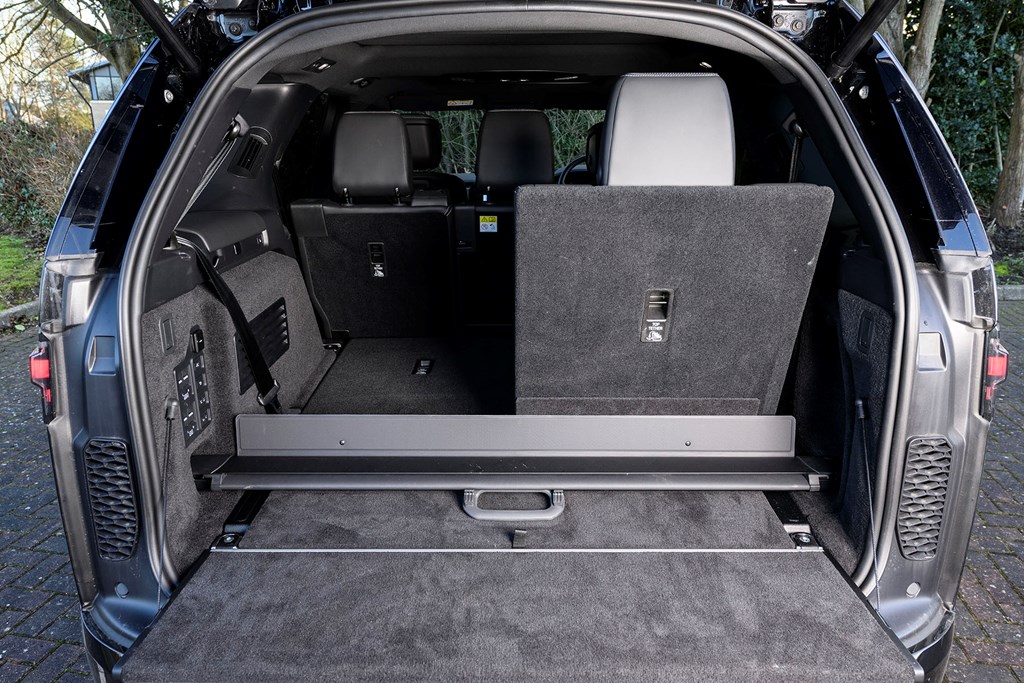 Land Rover Discovery (2026) boot space & practicality