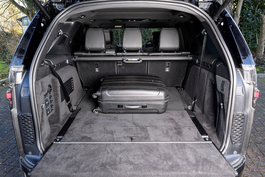Land Rover Discovery (2026) boot space & practicality