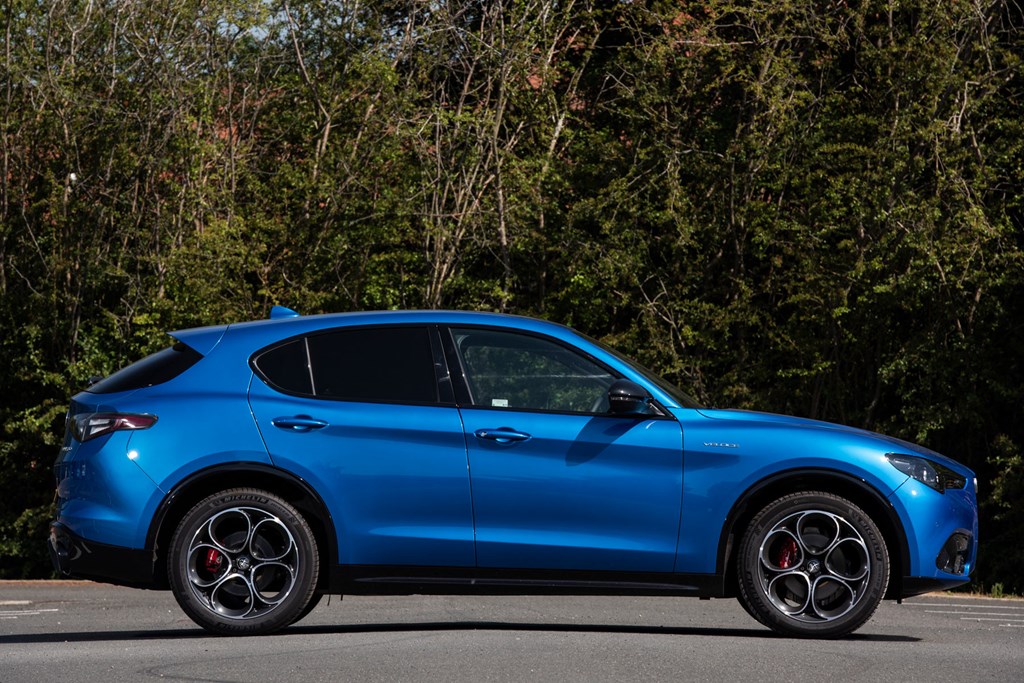Alfa Romeo Stelvio (2025) boot space & practicality