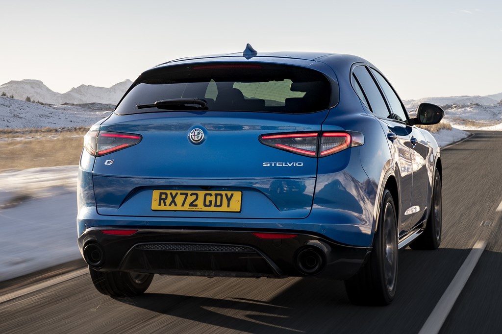 Alfa Romeo Stelvio (2025) boot space & practicality