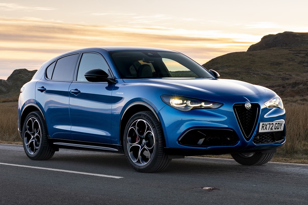 Alfa Romeo Stelvio (2025) boot space & practicality