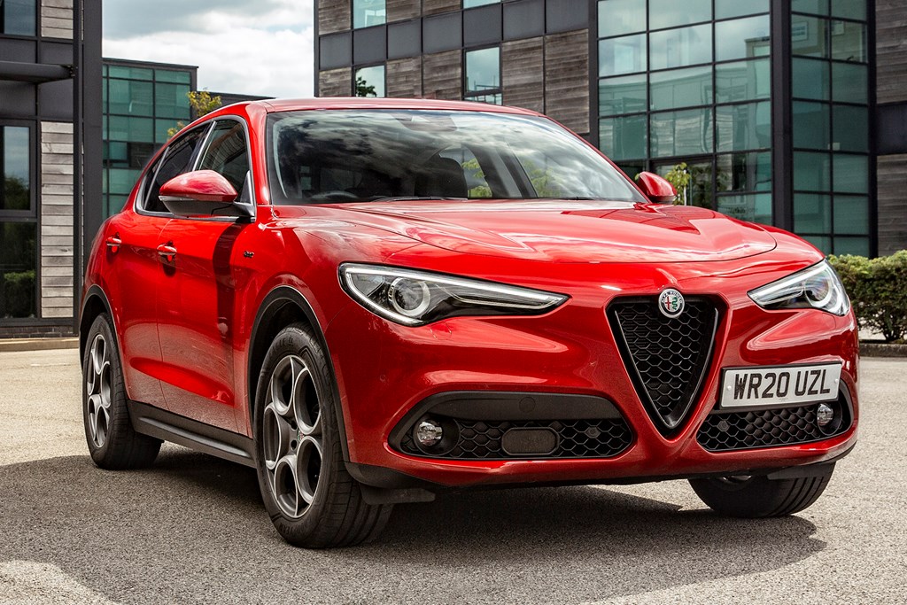 Alfa Romeo Stelvio (2025) boot space & practicality