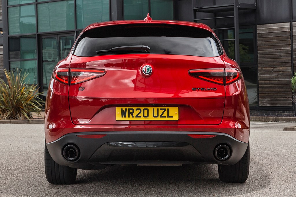 Alfa Romeo Stelvio (2024) boot space & practicality