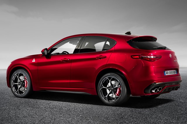 Alfa Romeo Stelvio (2025) boot space & practicality