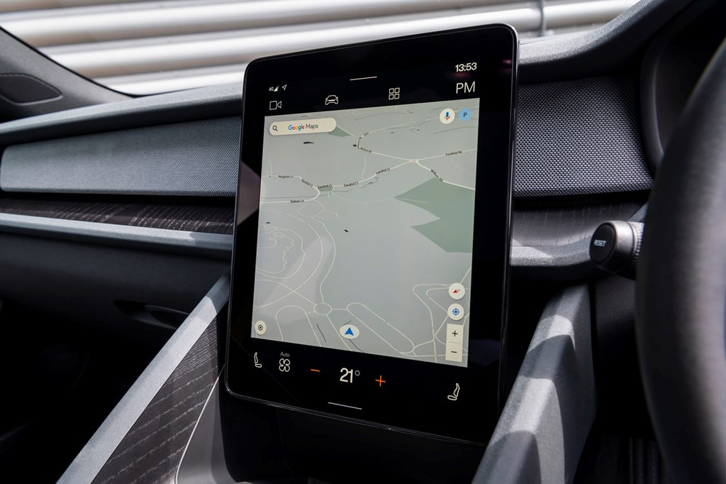 Polestar 2 (2023) boot space & practicality | Parkers