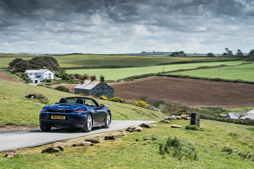 Porsche 718 Boxster (2025) engines & performance