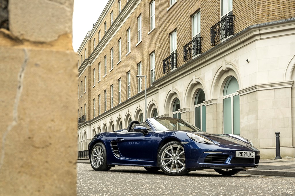 Porsche 718 Boxster (2025) engines & performance