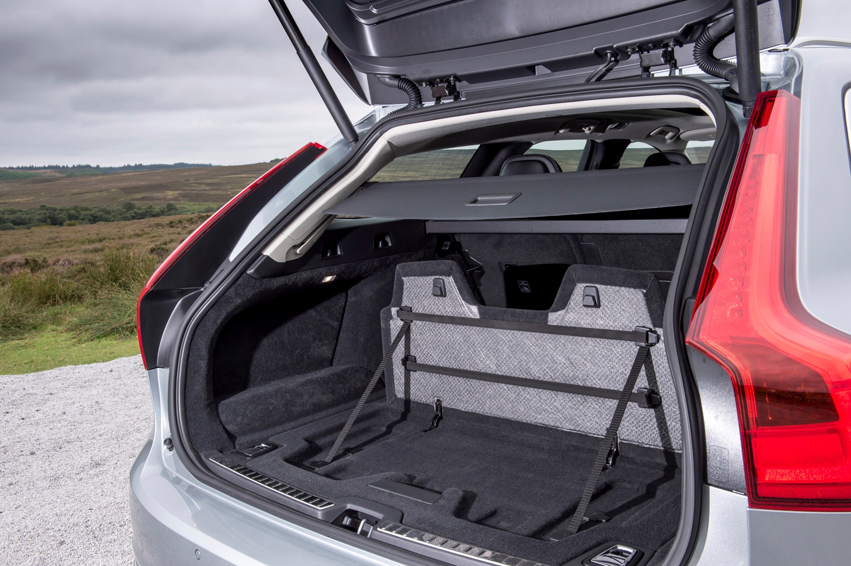 Volvo V90 (2026) boot space & practicality