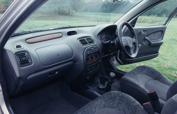 Used Rover 200 Hatchback (1995 - 2000) interior