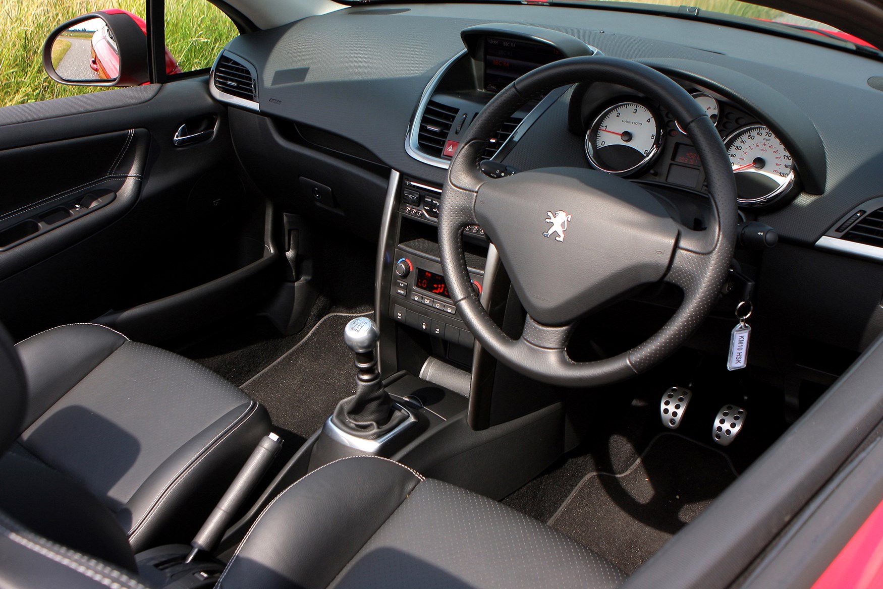 Used Peugeot 207 CC (2007 - 2014) interior