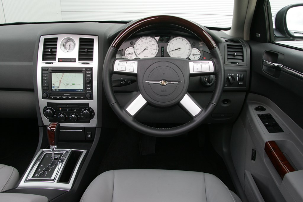 Used Chrysler 300C Saloon (2005 - 2010) boot space & practicality