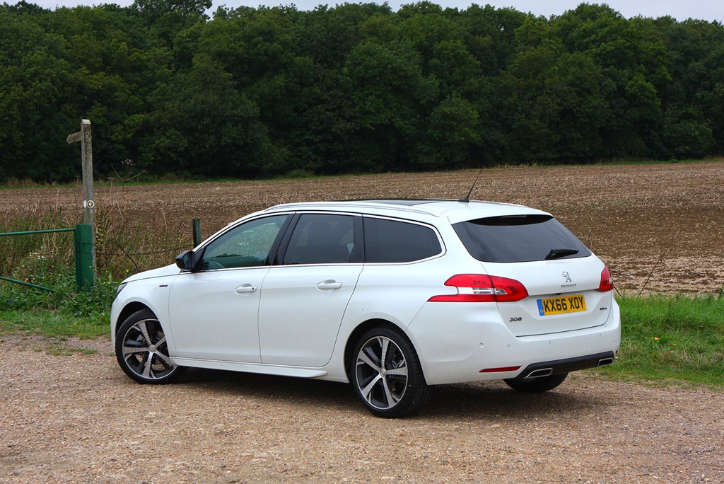 Used Peugeot 308 SW (2014 - 2021) boot space & practicality