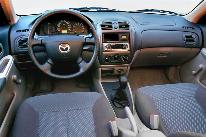 Used Mazda 323 Hatchback (1998 - 2003) interior