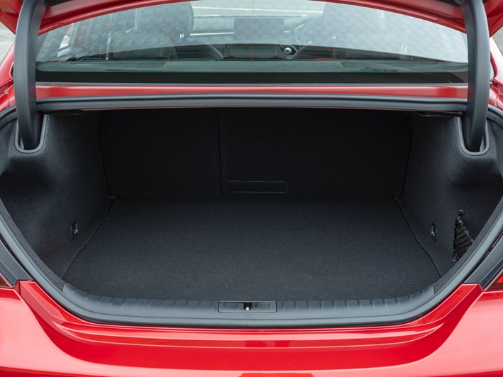 Used Genesis G70 Saloon (2021 - 2024) boot space & practicality
